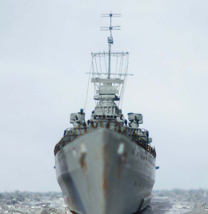HMS-Edinburgh_01