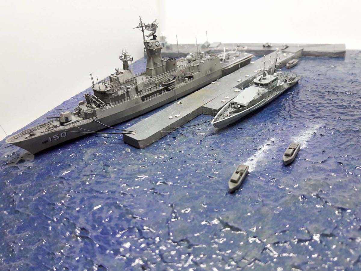 HMAS-(8)