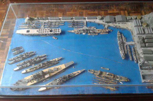 M o d e l W a r s h i p s . c o m - Gallery